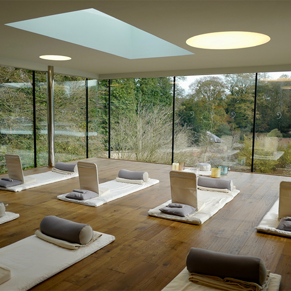 Dreamescape - “Chatting with Holly” and Roger Tempest of Broughton Hall